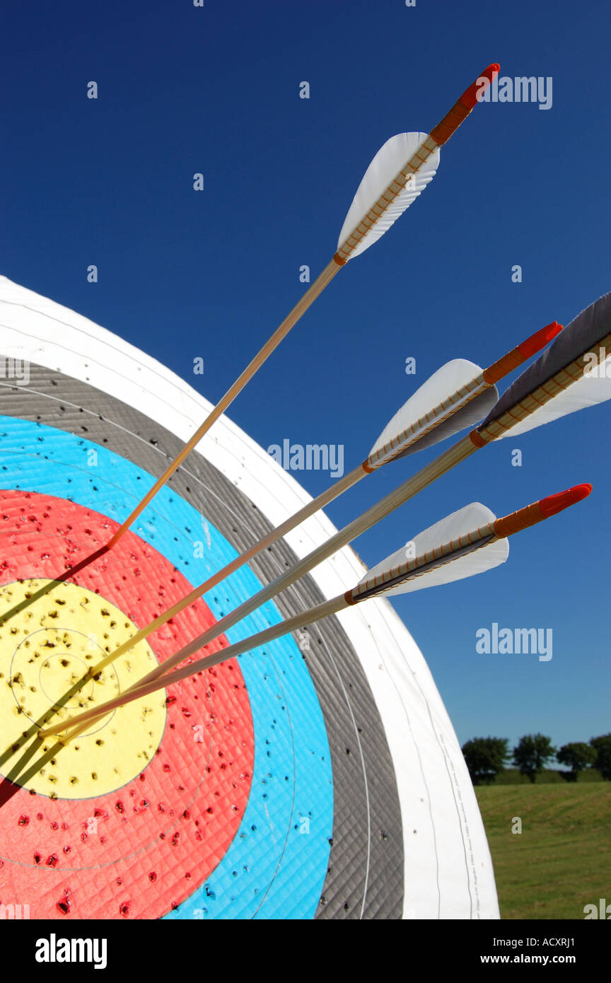 English archer longbow hi-res stock photography and images - Alamy