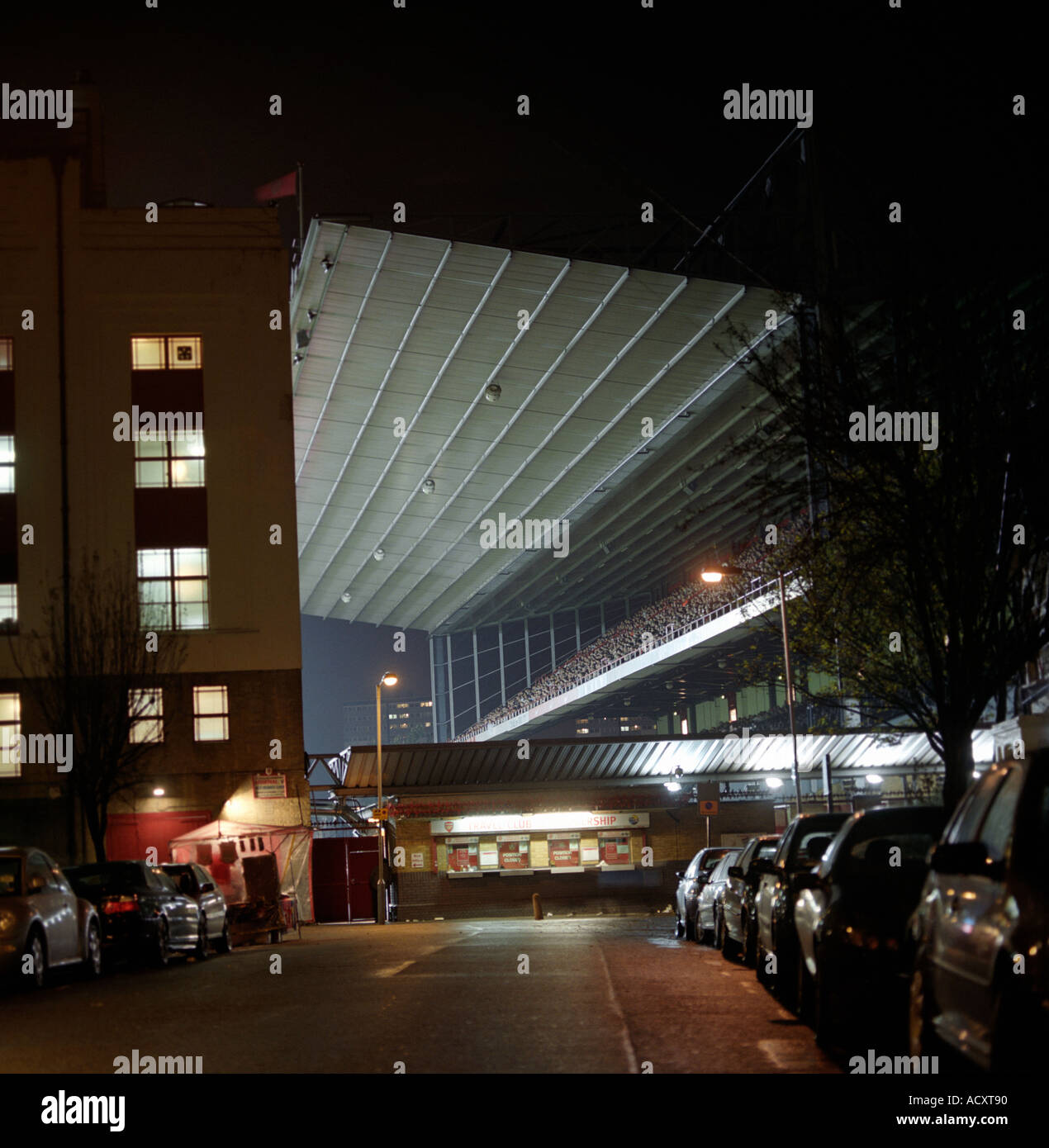 Arsenal old stadium football ground hi-res stock photography and images ...