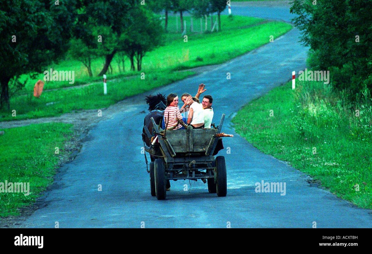 Horse and cart people hi-res stock photography and images - Alamy