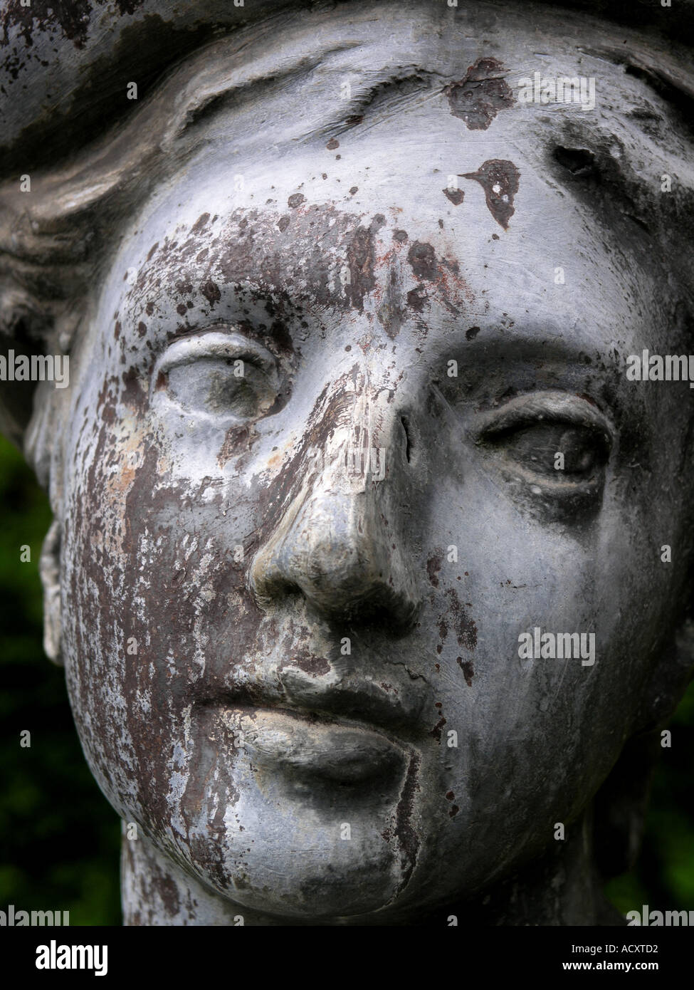 Statue face hi-res stock photography and images - Alamy
