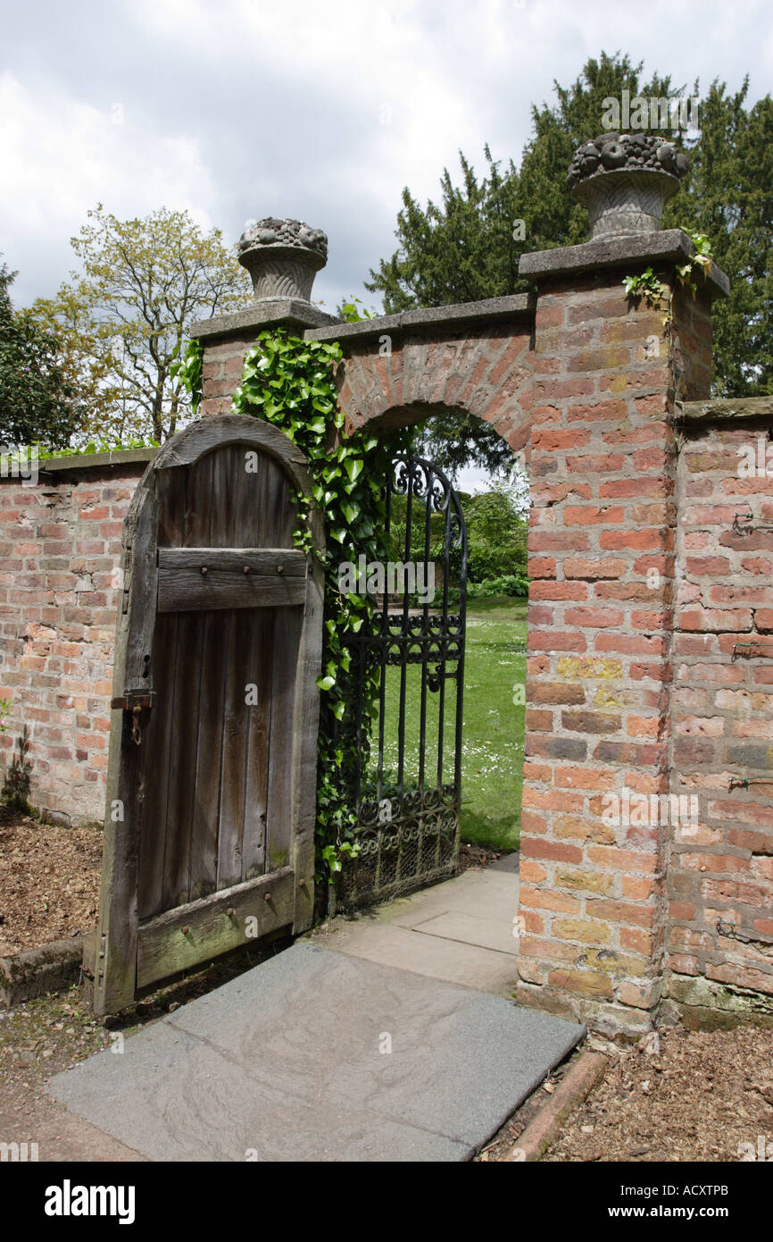 Tatton park garden walled hi-res stock photography and images - Alamy