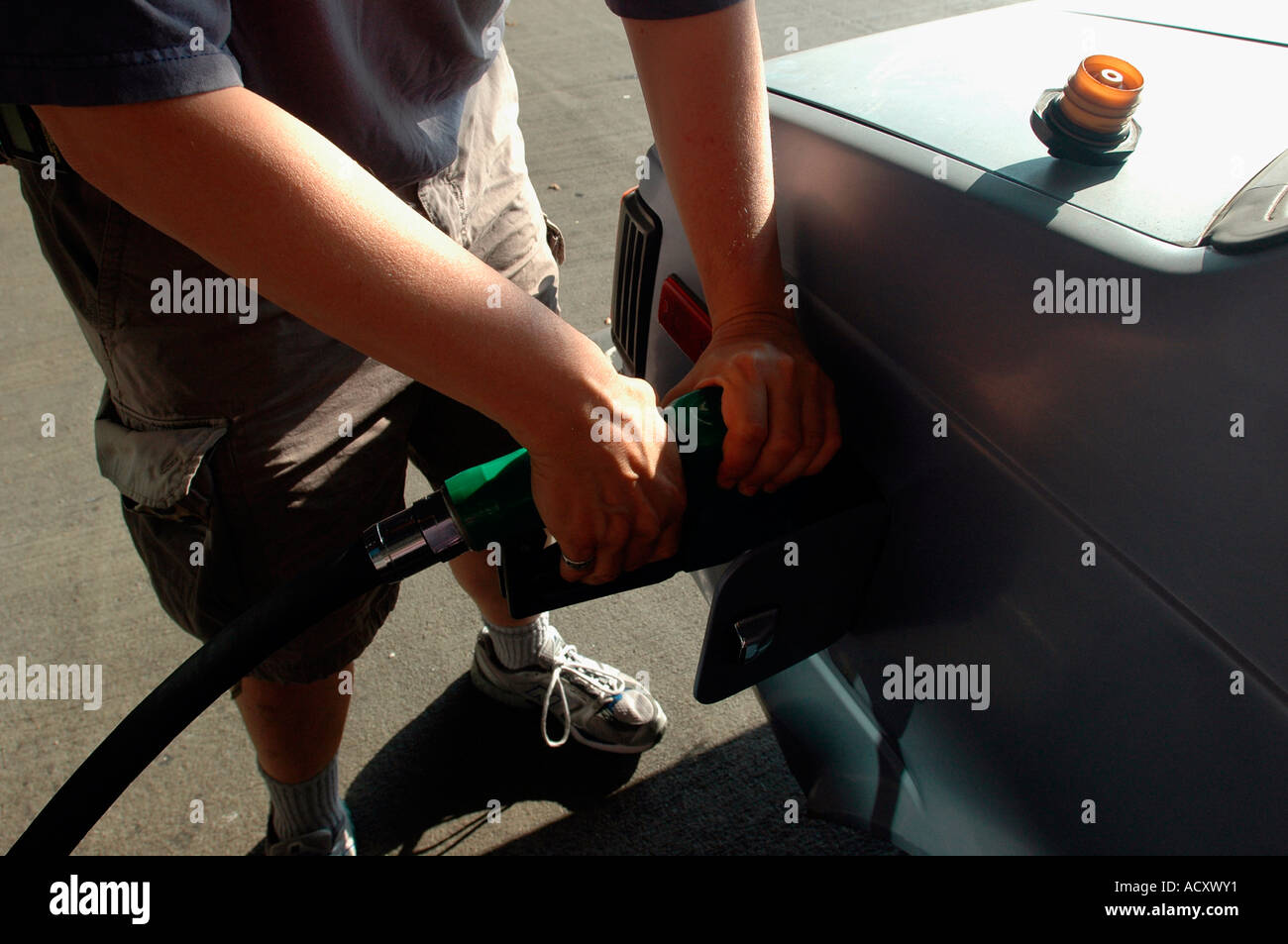 Exterior mobil oil gas station hi-res stock photography and images - Alamy