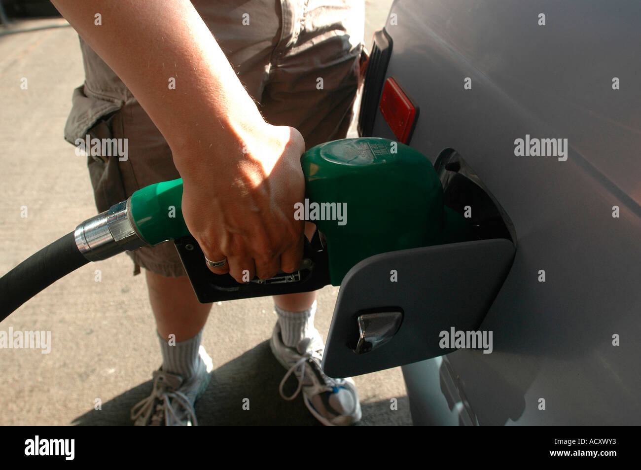Exterior mobil oil gas station hi-res stock photography and images - Alamy