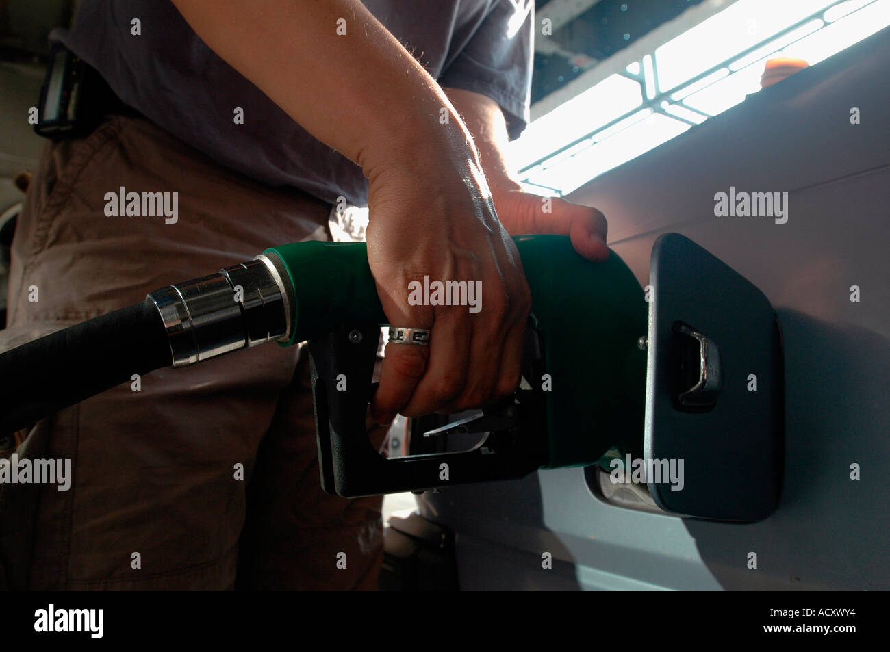 Exterior mobil oil gas station hi-res stock photography and images - Alamy