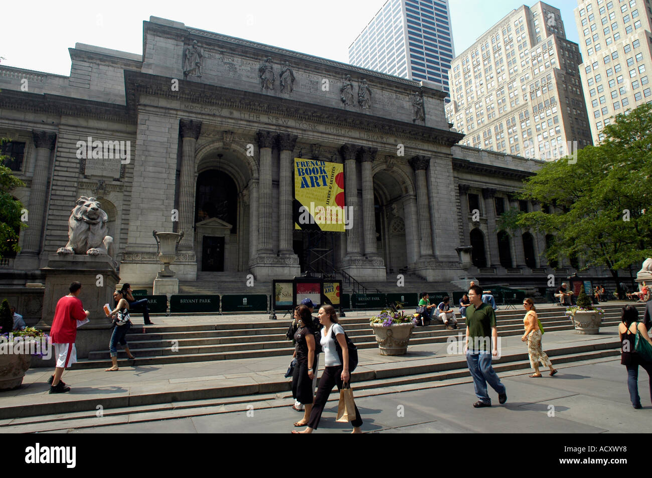 The main branch of the The New York Public Library on Fifth Ave Stock ...