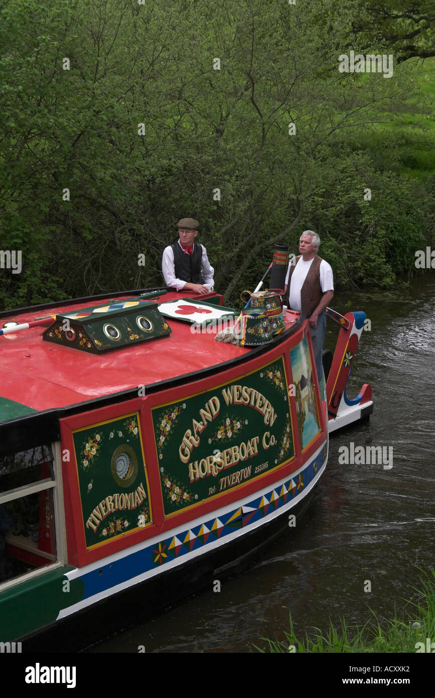 Victorian bargees narrowboat drawn horsedrawn hi-res stock photography ...