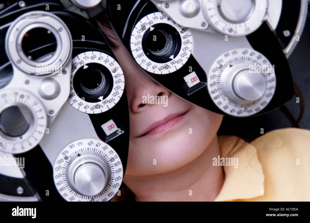 Girl getting eye examination hi-res stock photography and images - Alamy