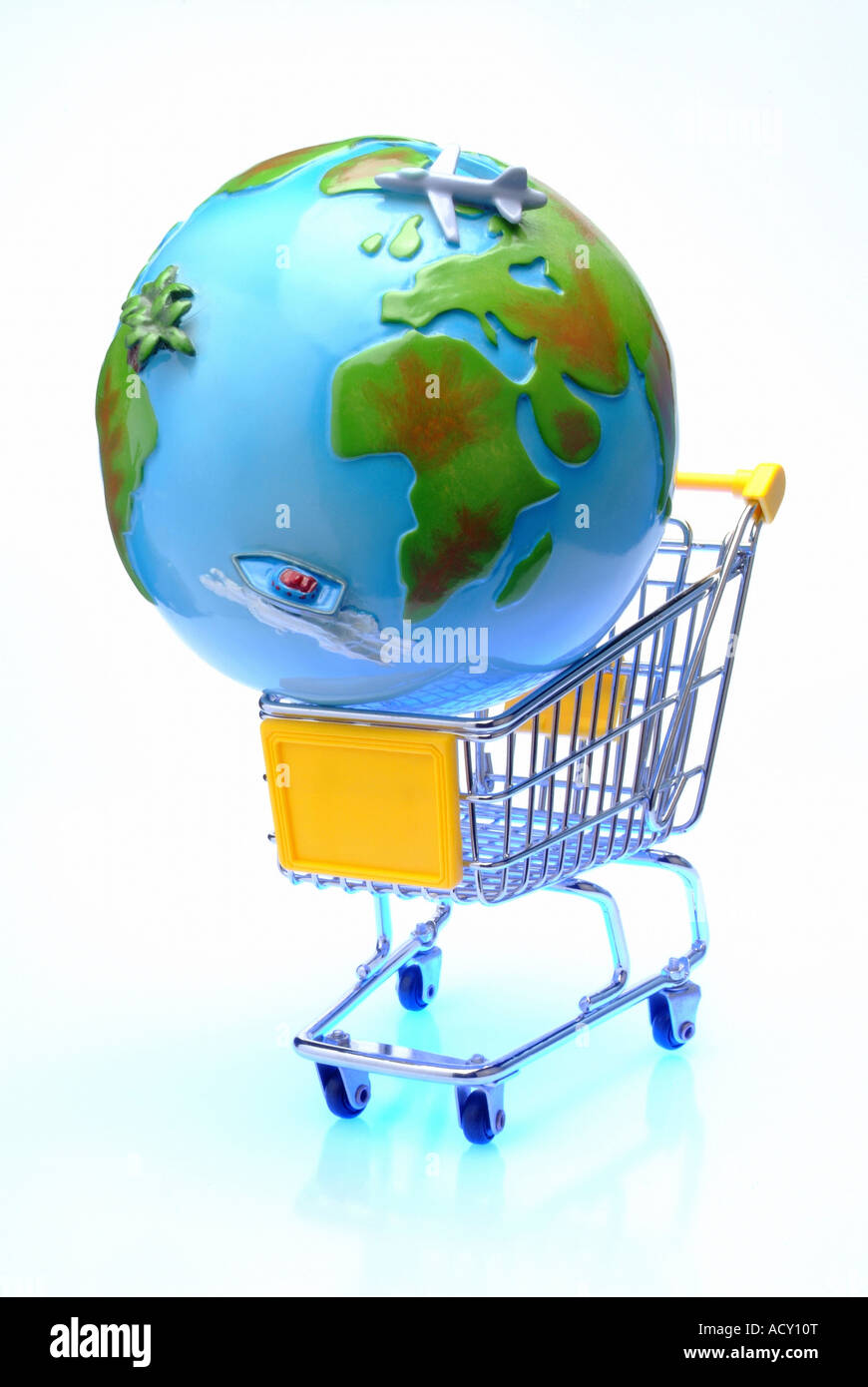 An empty shopping cart with a globe in it Stock Photo - Alamy