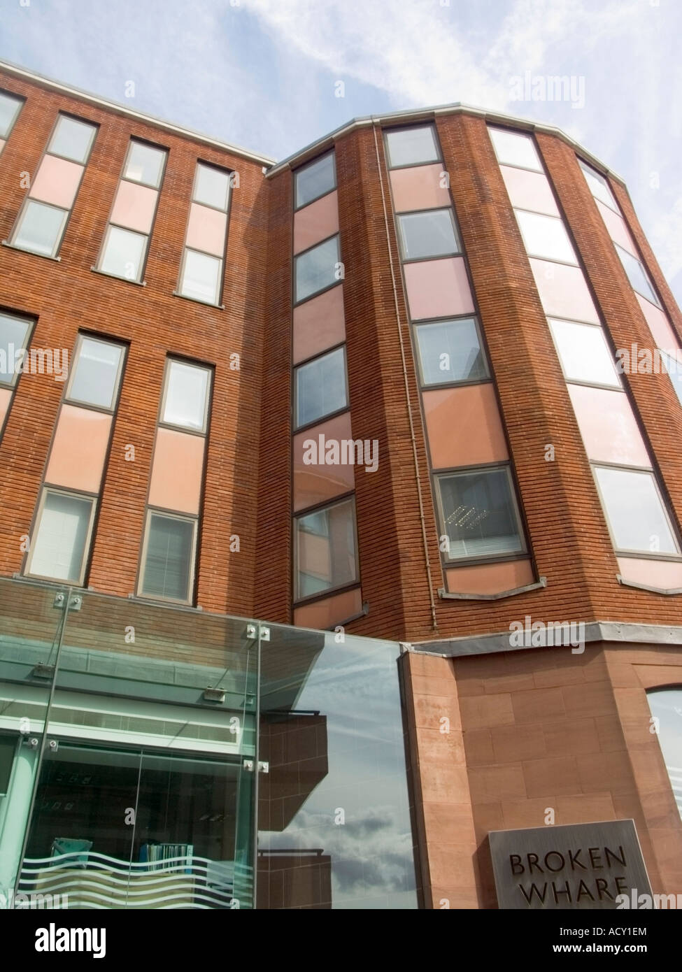 broken wharf thames london uk europe Stock Photo - Alamy