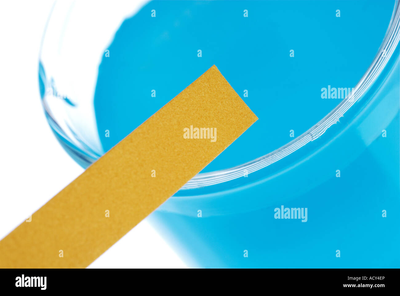 Litmus paper liquid hi-res stock photography and images - Alamy