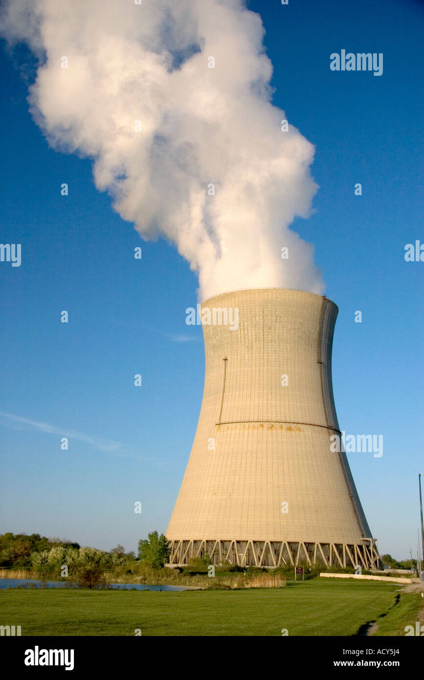 Davis-Besse nuclear power cooling tower near Port Clinton, Ohio Stock ...