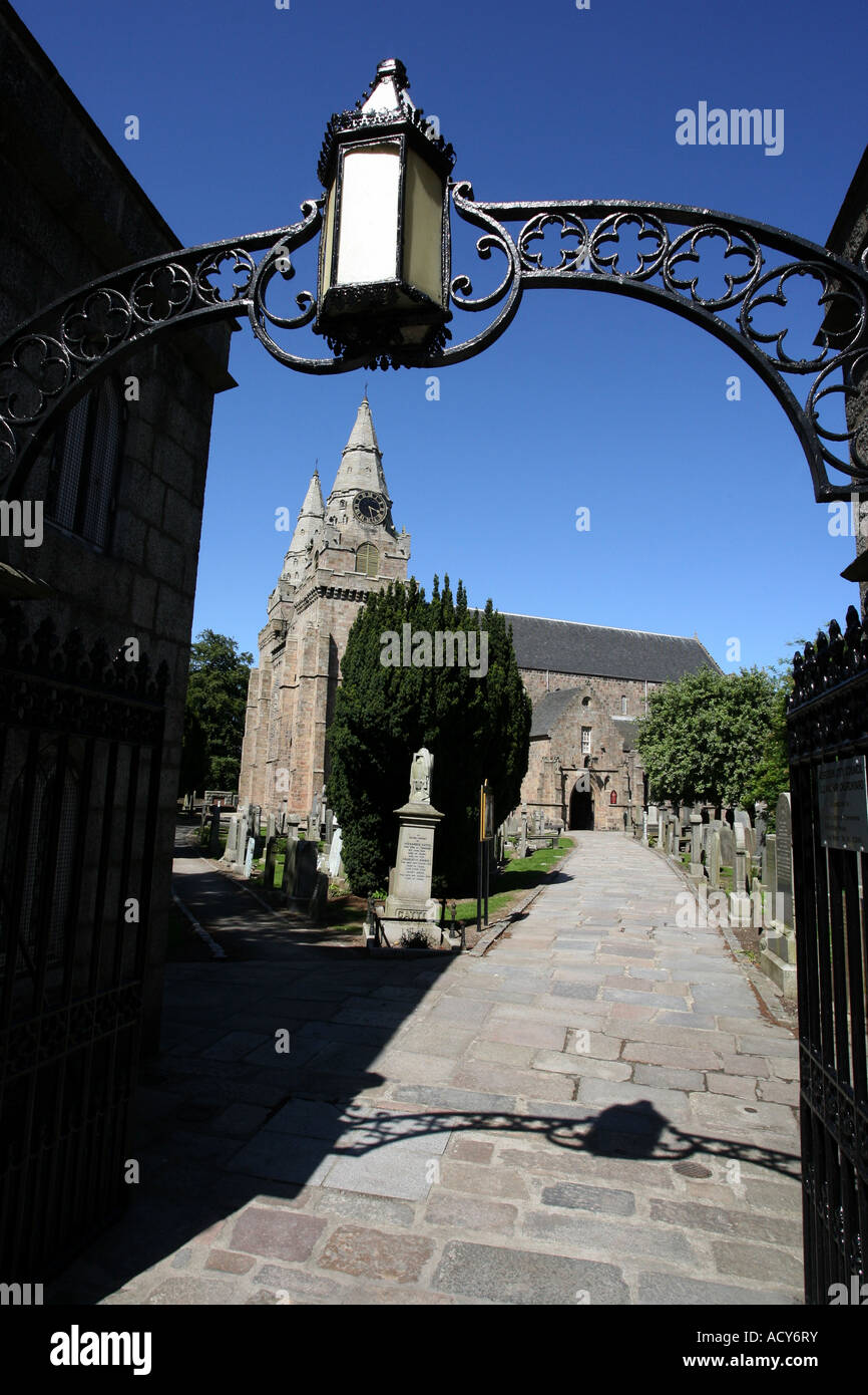 Graveyard at st machars cathedral hi-res stock photography and images ...