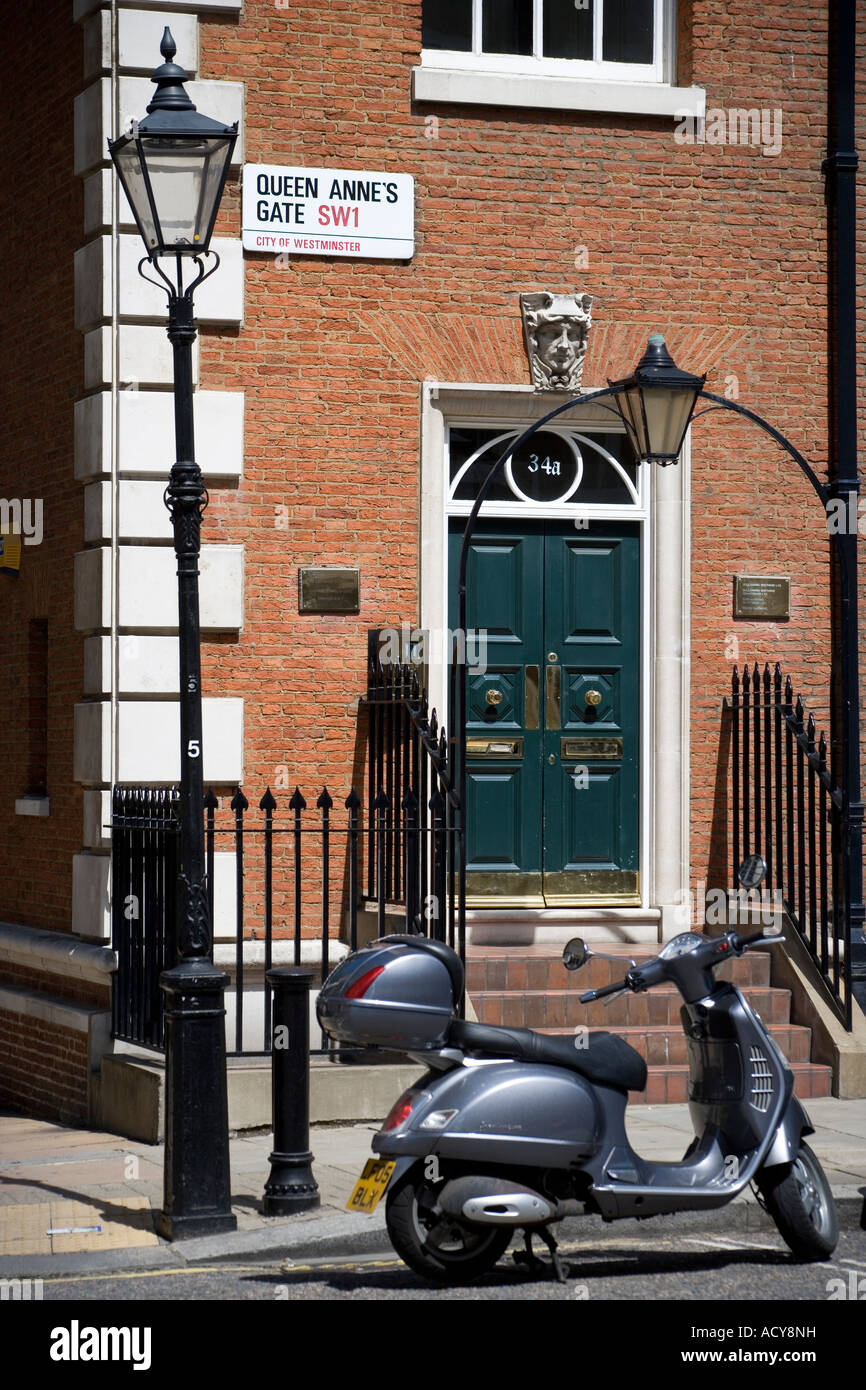 Queen Annes Gate London England Stock Photo - Alamy