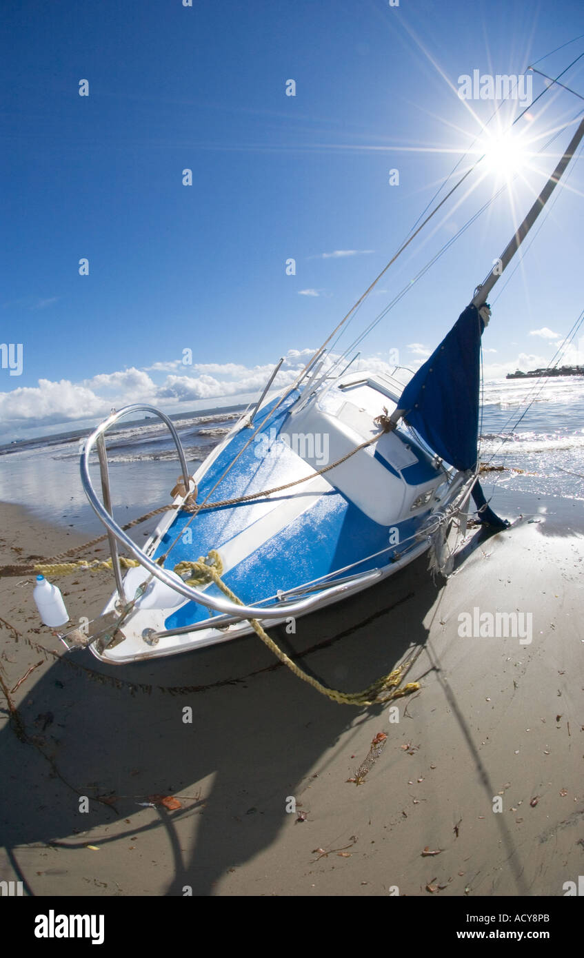 Shipwrecked sailboat hi-res stock photography and images - Alamy