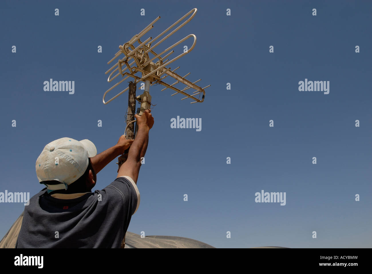 Antenna tv hi-res stock photography and images - Alamy