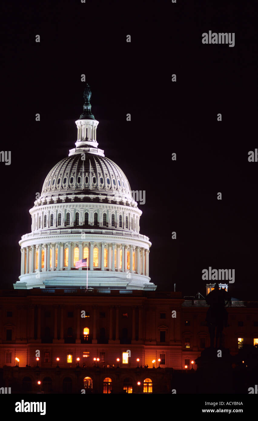 Capitol building at night hi-res stock photography and images - Alamy