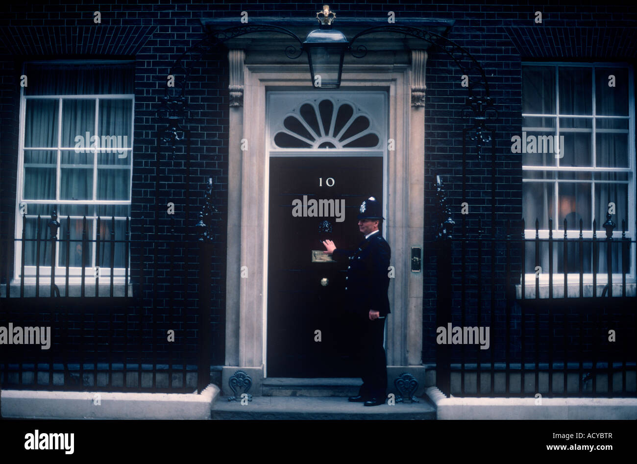 Door of downing street hi-res stock photography and images - Alamy