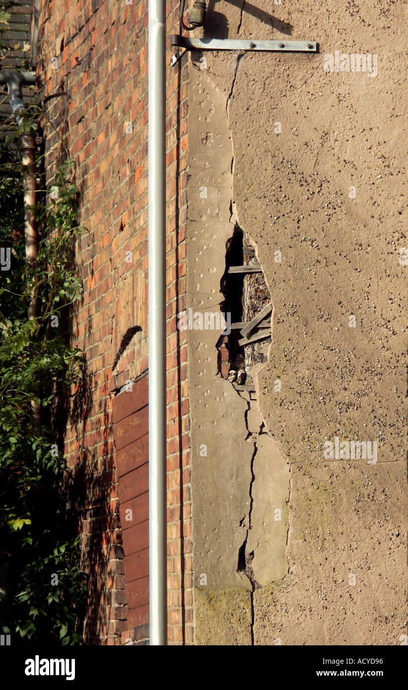 Old Wall showing damage Stock Photo - Alamy