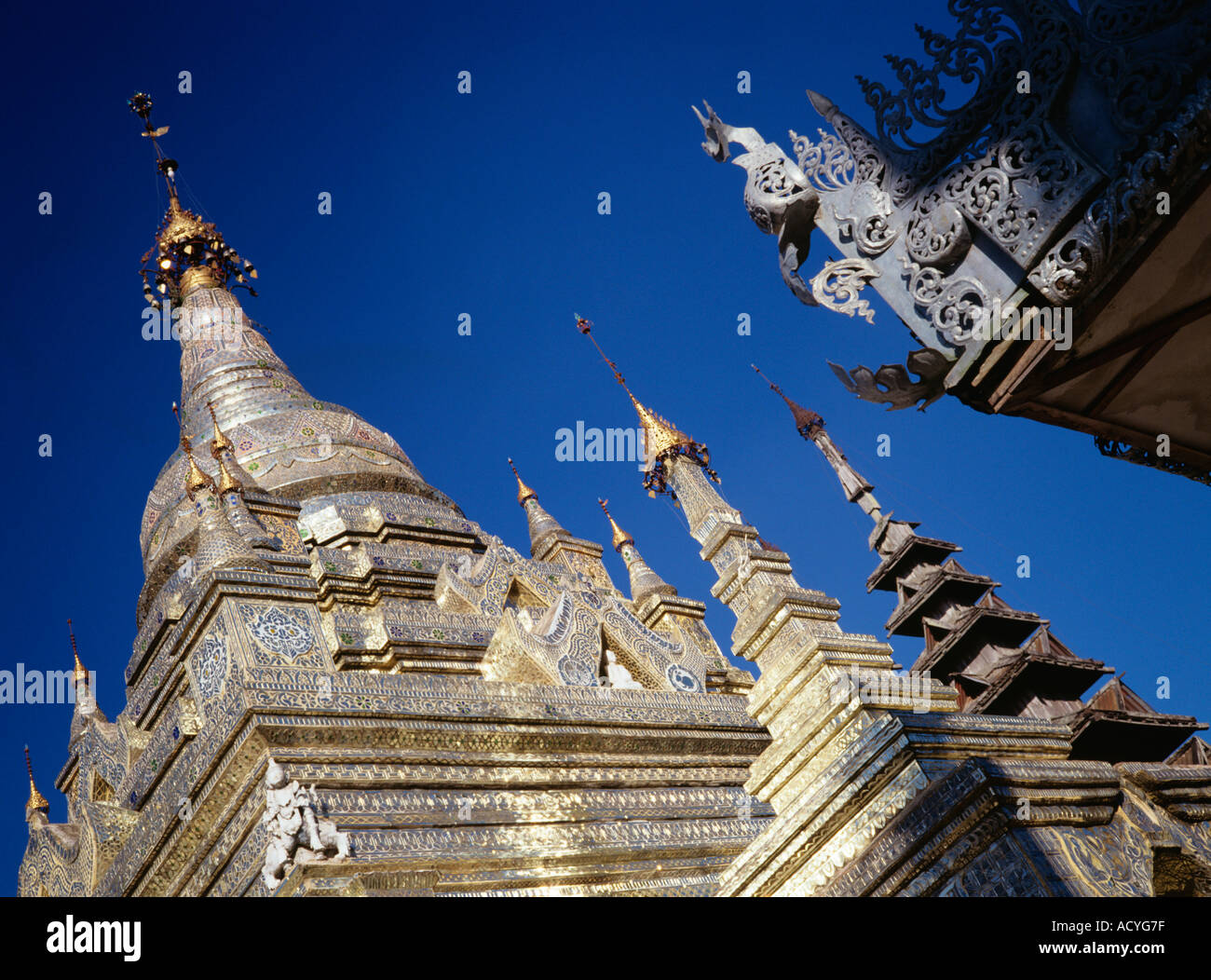 Myanmar Pyin Oo Lwin Maymyo mirrored town pagoda Stock Photo - Alamy