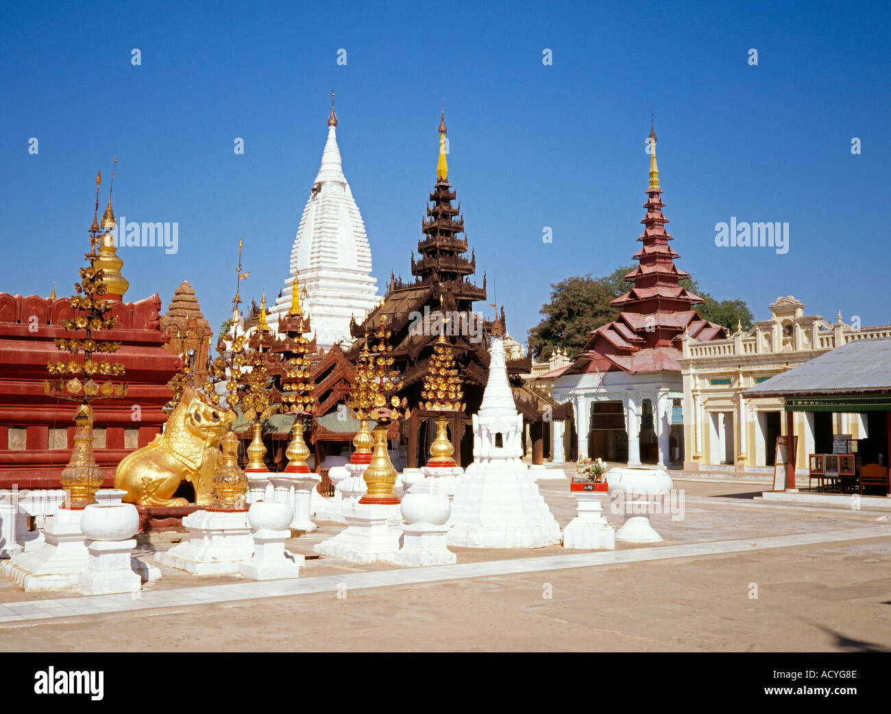 Myanmar Pagan Shwezigon Pagoda temple courtyard Stock Photo - Alamy