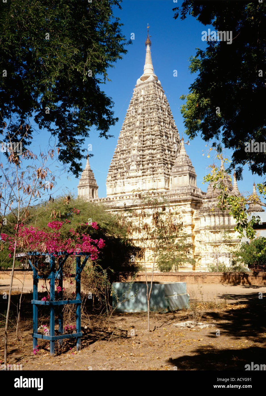 Myanmar Pagan Mahabodi Pagoda Stock Photo - Alamy