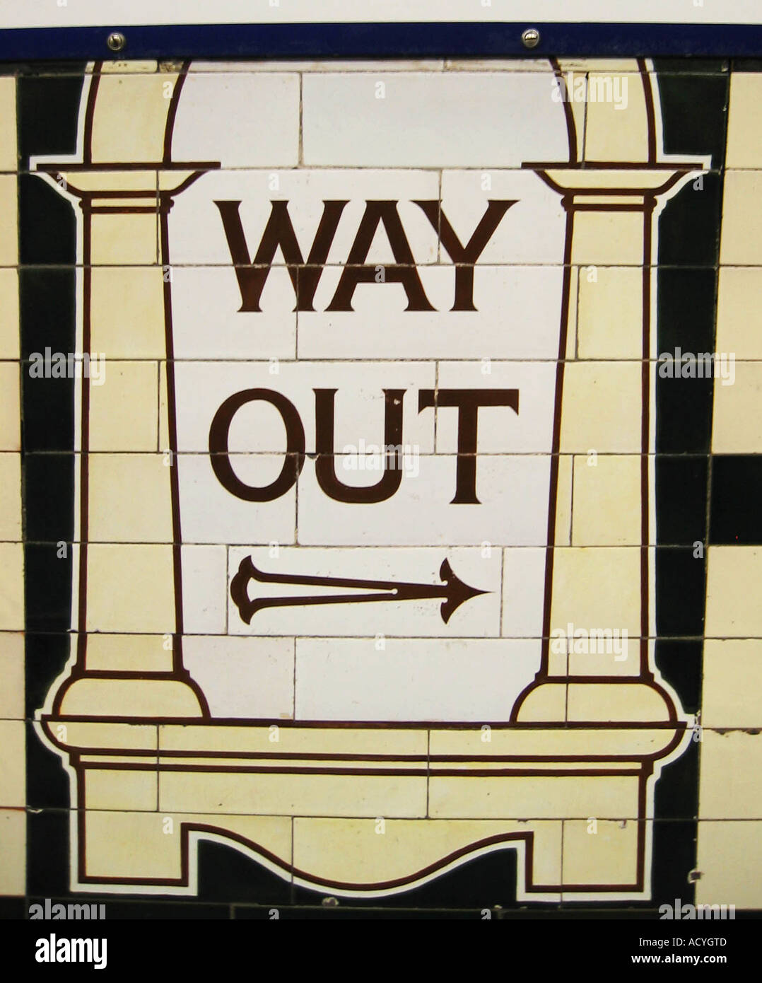 London underground notice board hi-res stock photography and images - Alamy