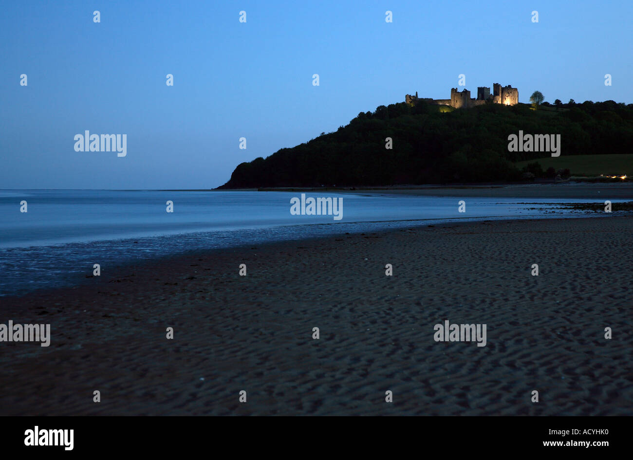 Llansteffan castle hi-res stock photography and images - Alamy