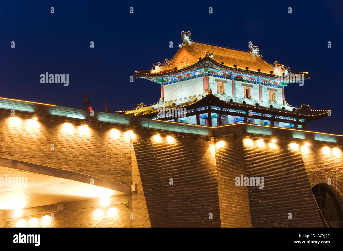 Tower bridge full span hi-res stock photography and images - Alamy