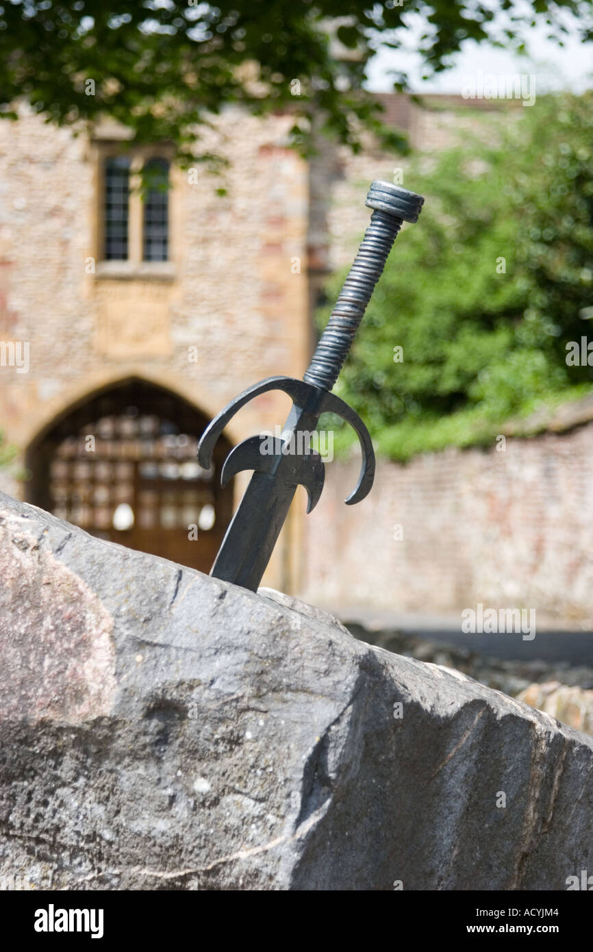 King arthur sculpture hi-res stock photography and images - Alamy
