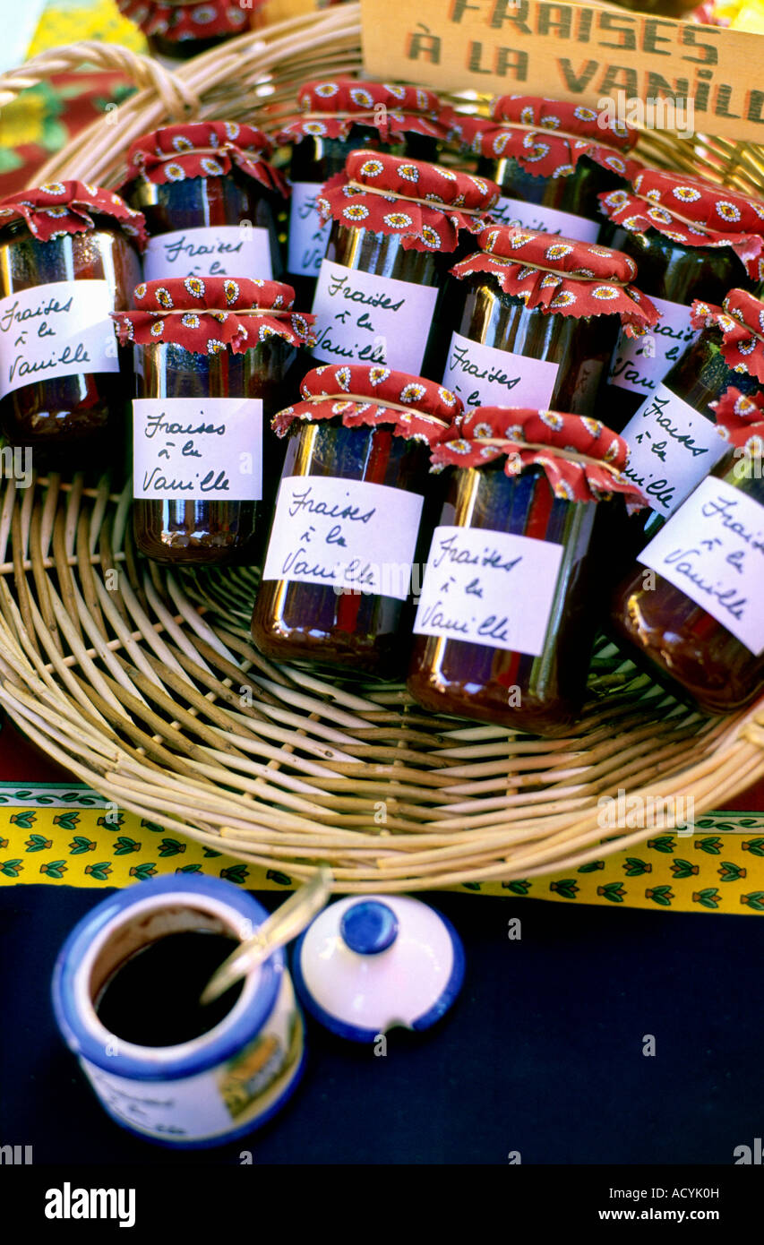 Pots of jam hi-res stock photography and images - Alamy