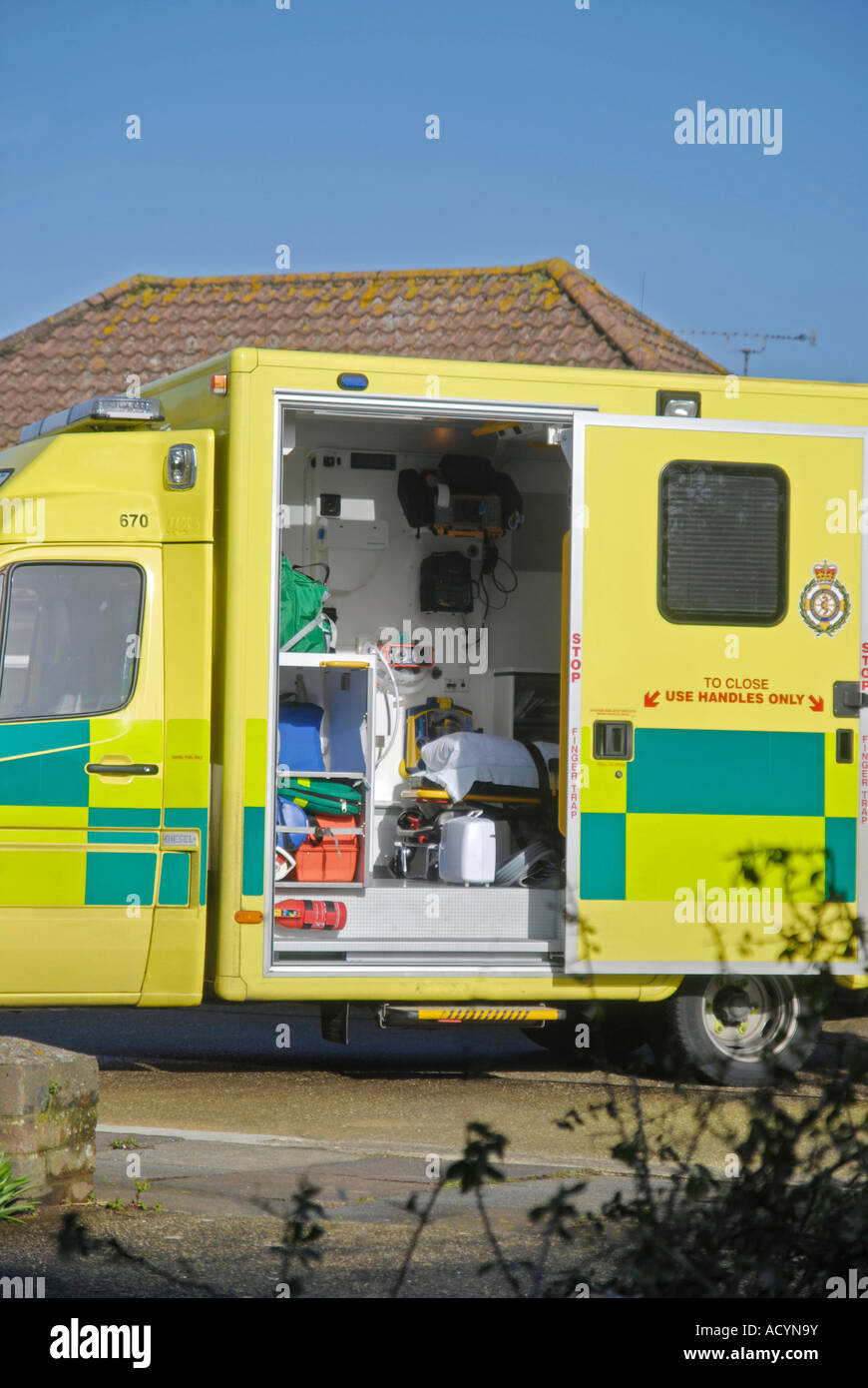 access to Sussex Ambulance Service Paramedic Unit on call waiting for ...