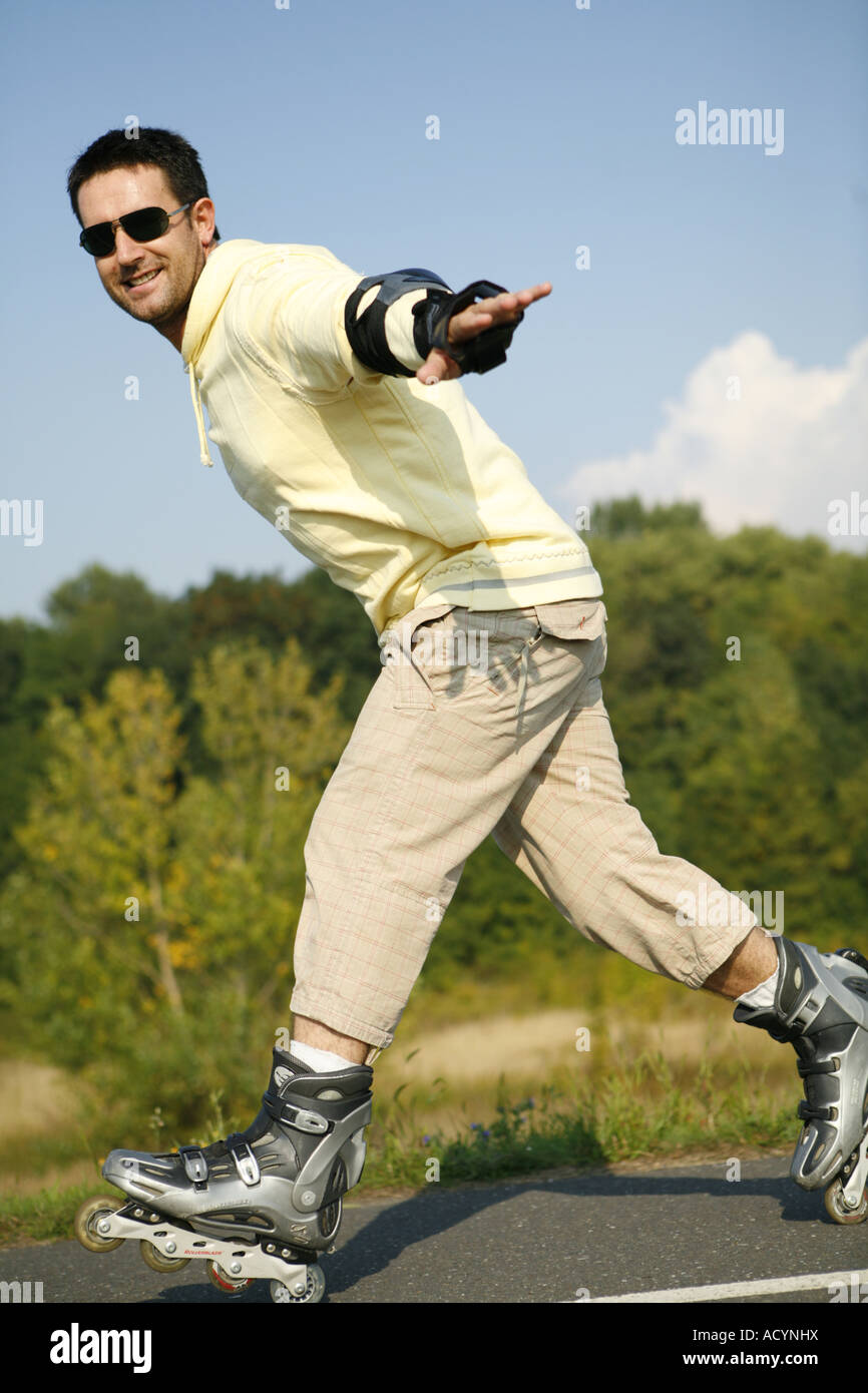 Scaters hi-res stock photography and images - Alamy