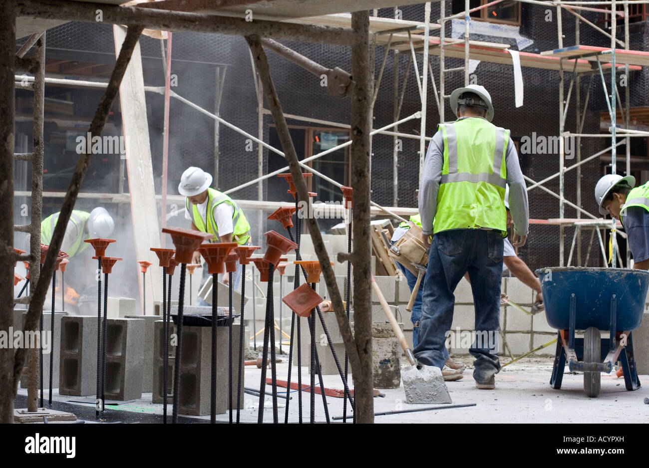 masonry construction workers Stock Photo - Alamy