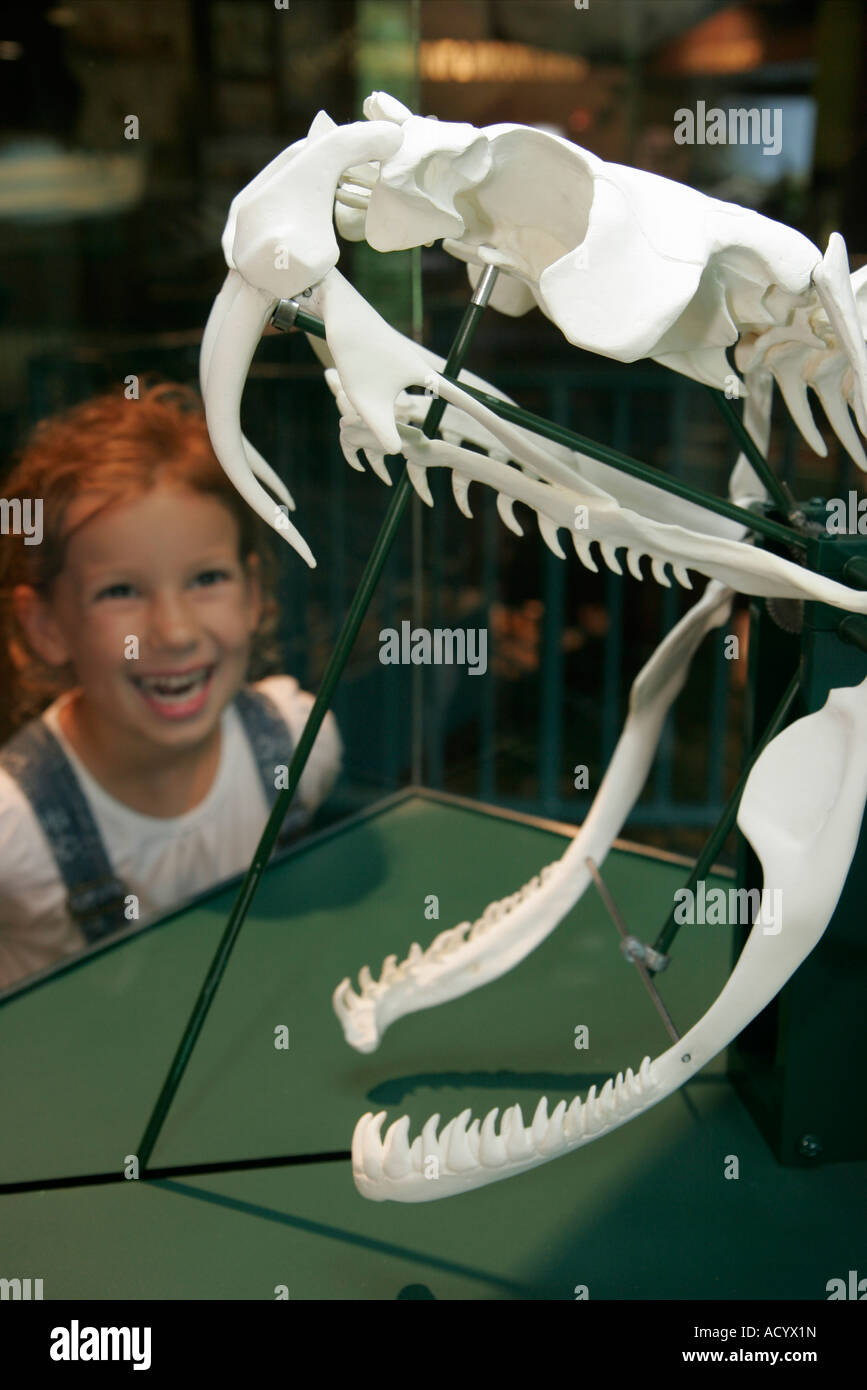 Newport News Virginia,Virginia Living Museum,giant snake fangs,girl ...