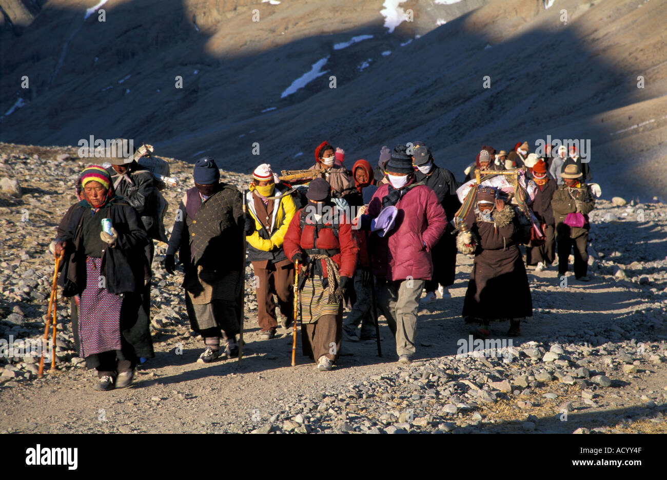 Tibetan pilgrims walking to Mount Kailash Tibet Stock Photo - Alamy