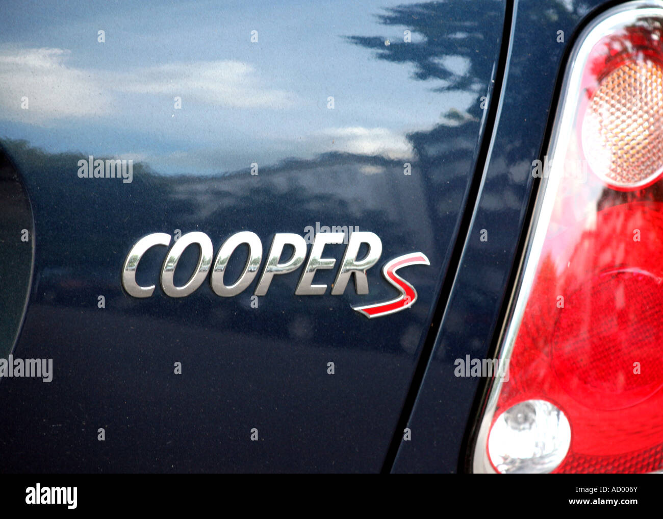Mini Cooper Badge High Resolution Stock Photography and Images - Alamy