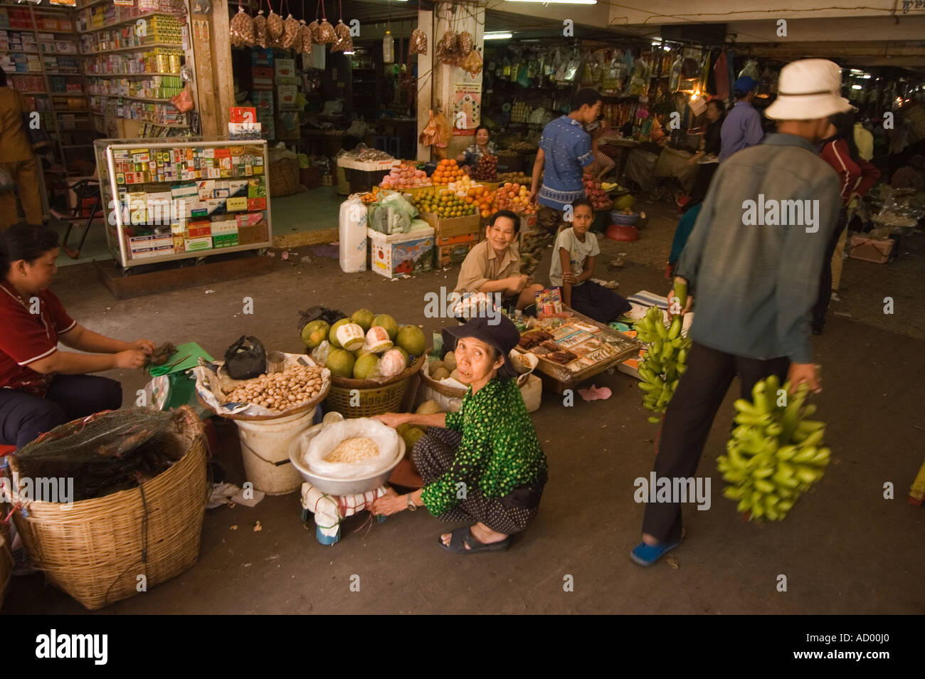Orussey market cambodia hi-res stock photography and images - Alamy