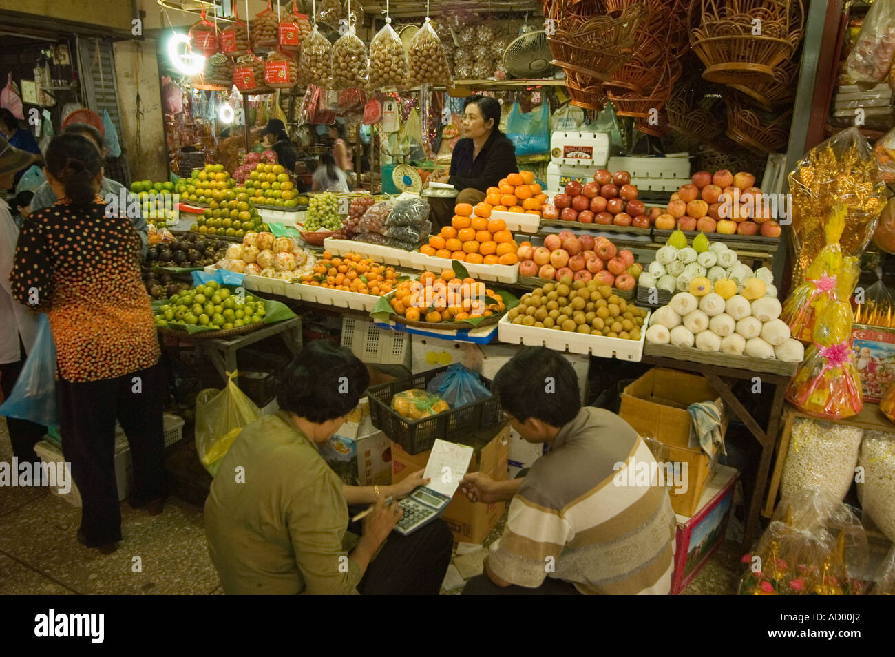 Orussey market cambodia hi-res stock photography and images - Alamy