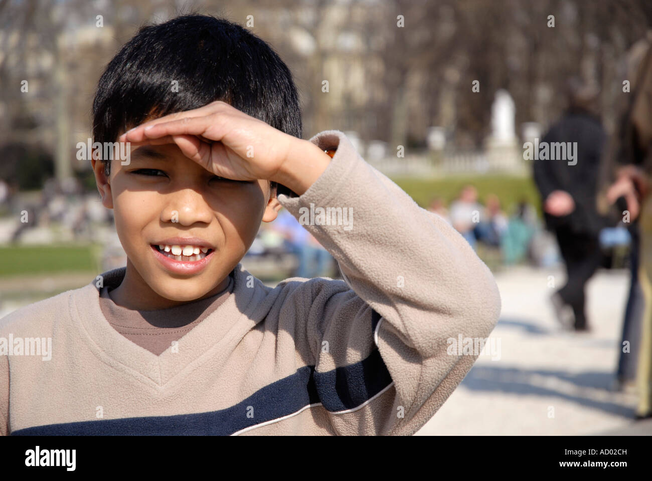 boy look at Stock Photo - Alamy
