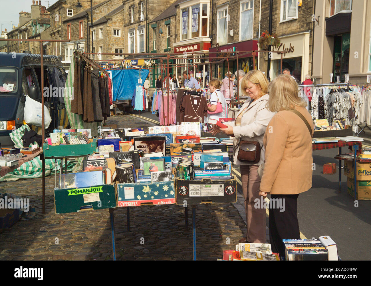 Two women looking at second hand book stall Barnard Castle County ...