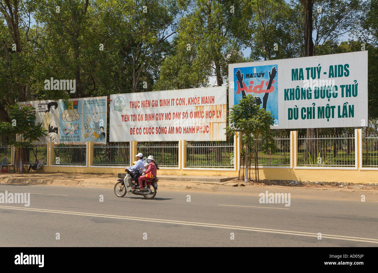Government health warning signs on road side hoardings "Central ...