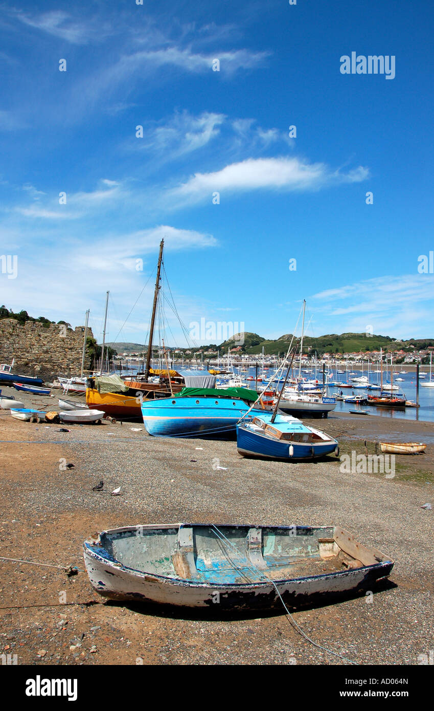 Harbour scene britain british hi-res stock photography and images - Alamy
