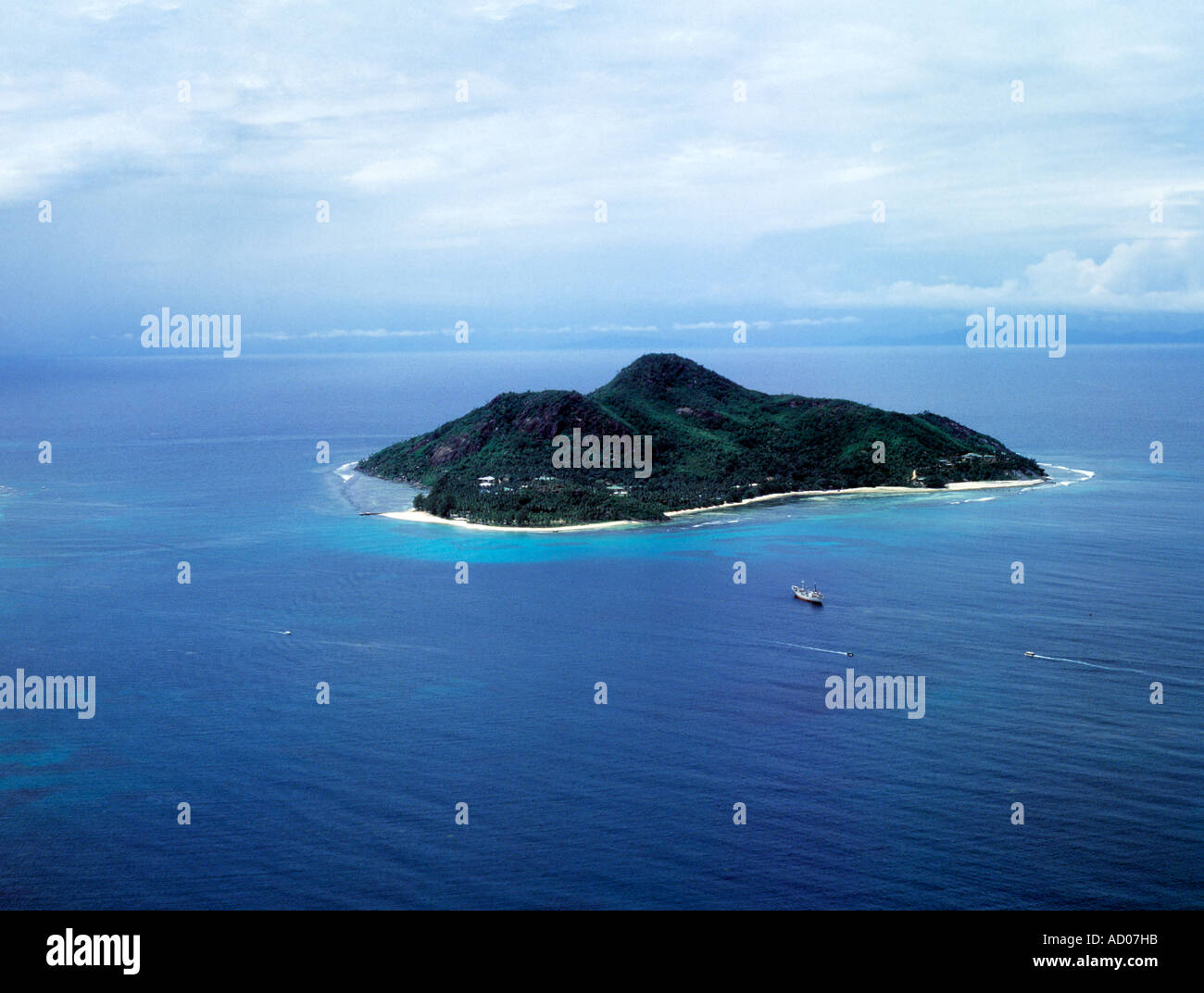 elevated view of a tropical island in the indian ocean Stock Photo - Alamy