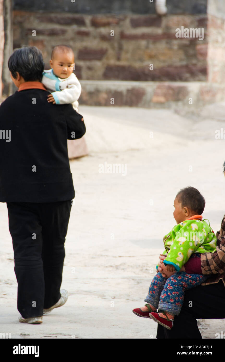 China baby only mother hi-res stock photography and images - Alamy