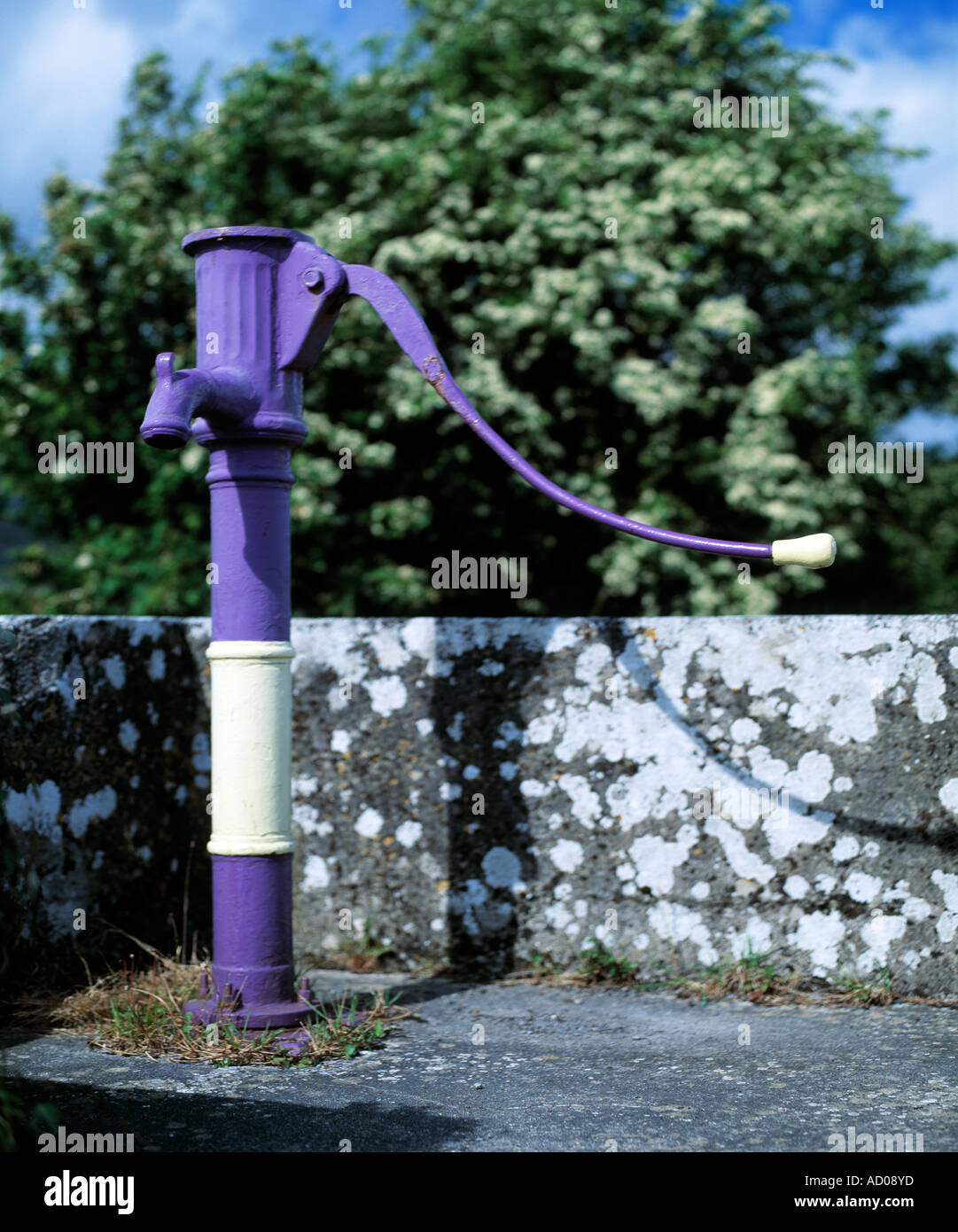 Roadside water pump hi-res stock photography and images - Alamy