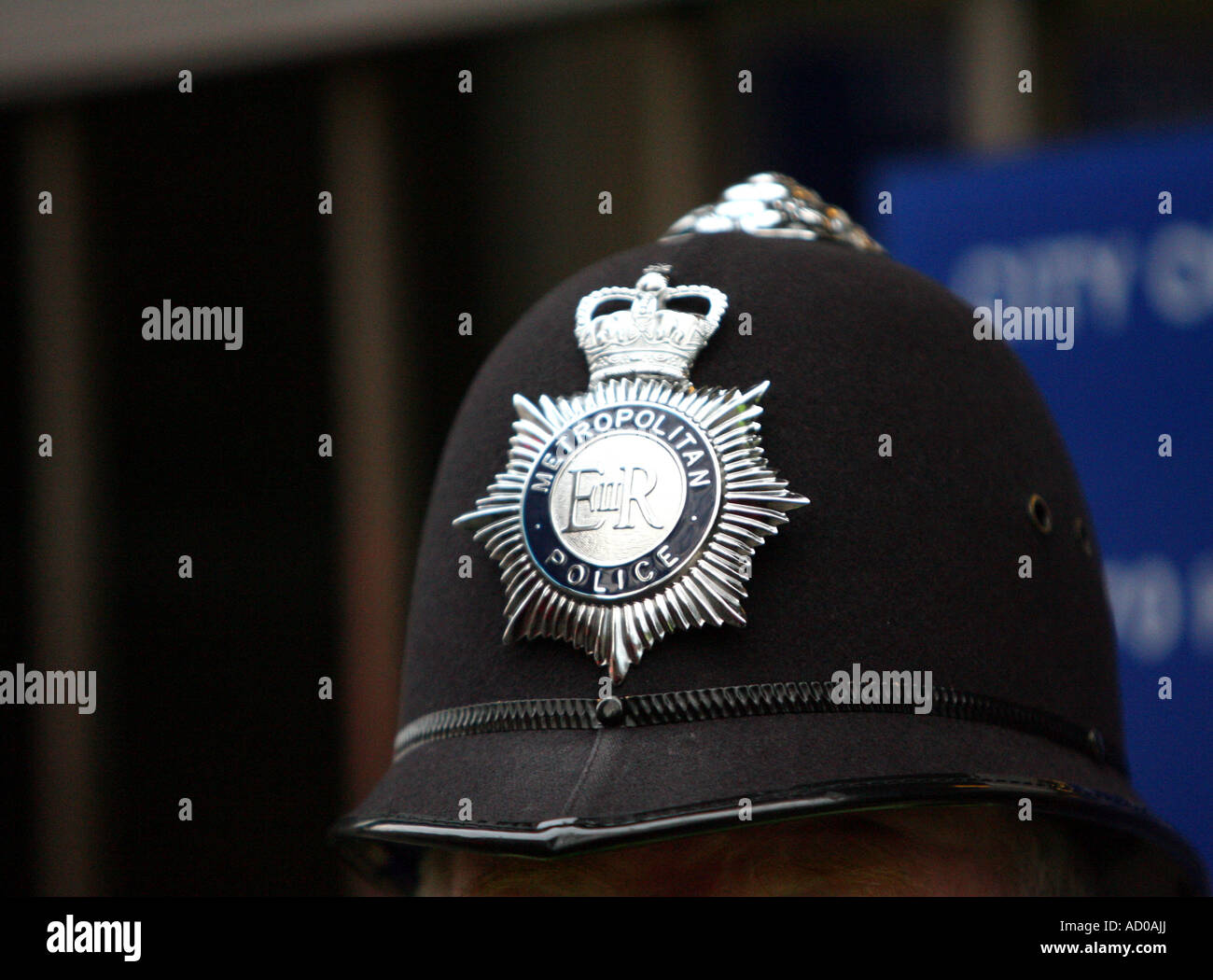 Policeman helmet badge hi-res stock photography and images - Alamy