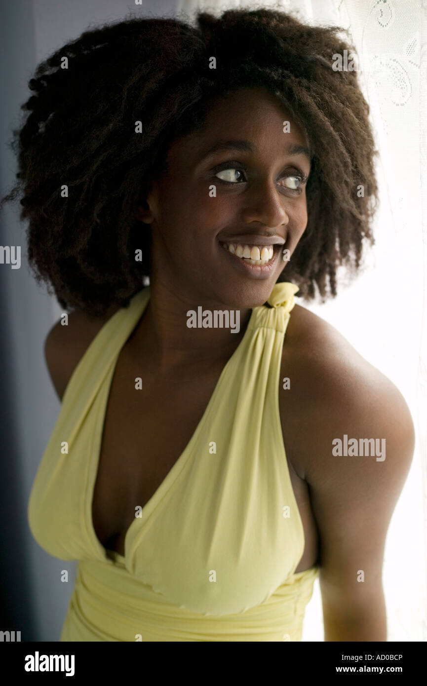 portrait of a beautiful young nigerian woman Stock Photo - Alamy