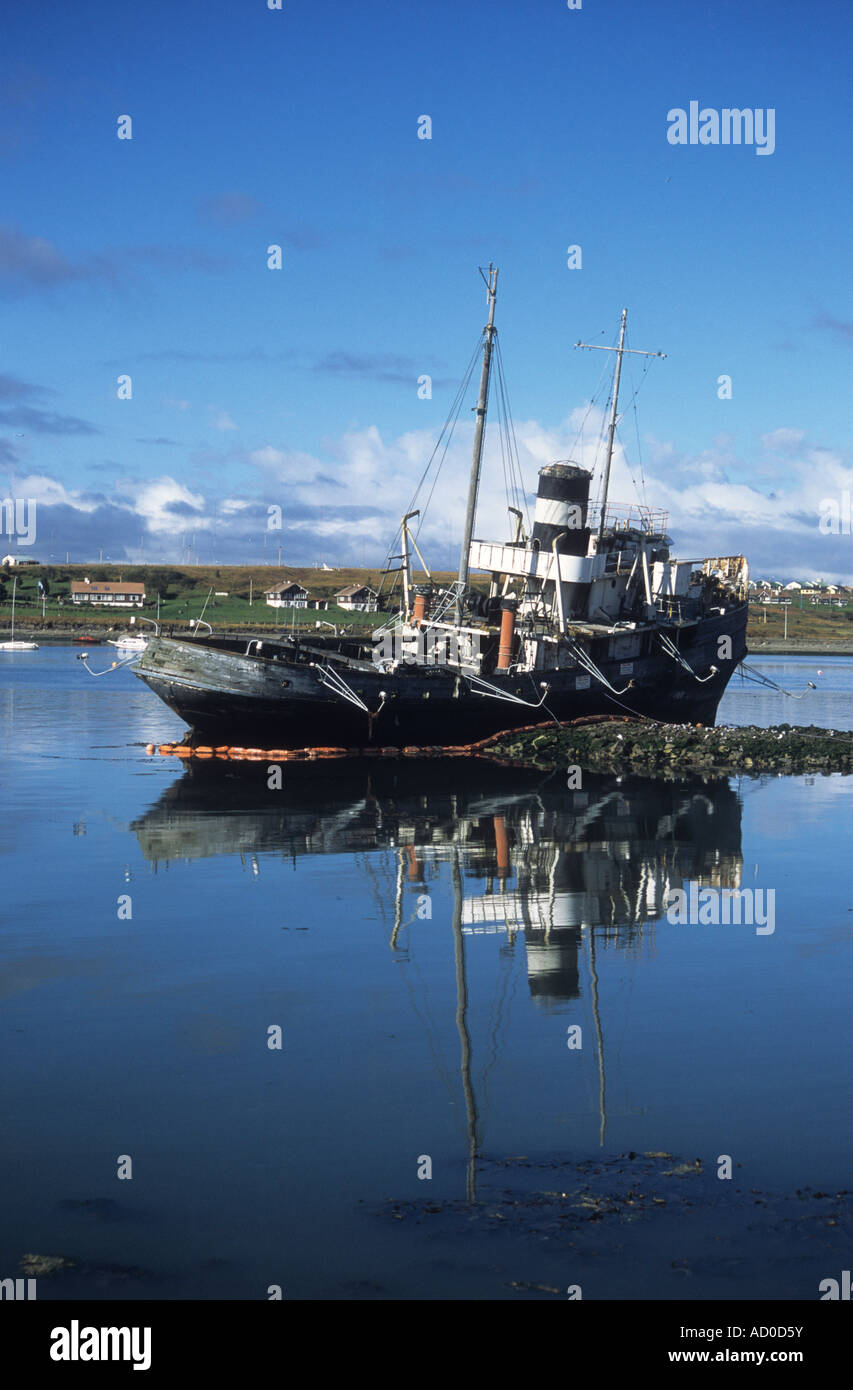Hms beagle ship hi-res stock photography and images - Alamy