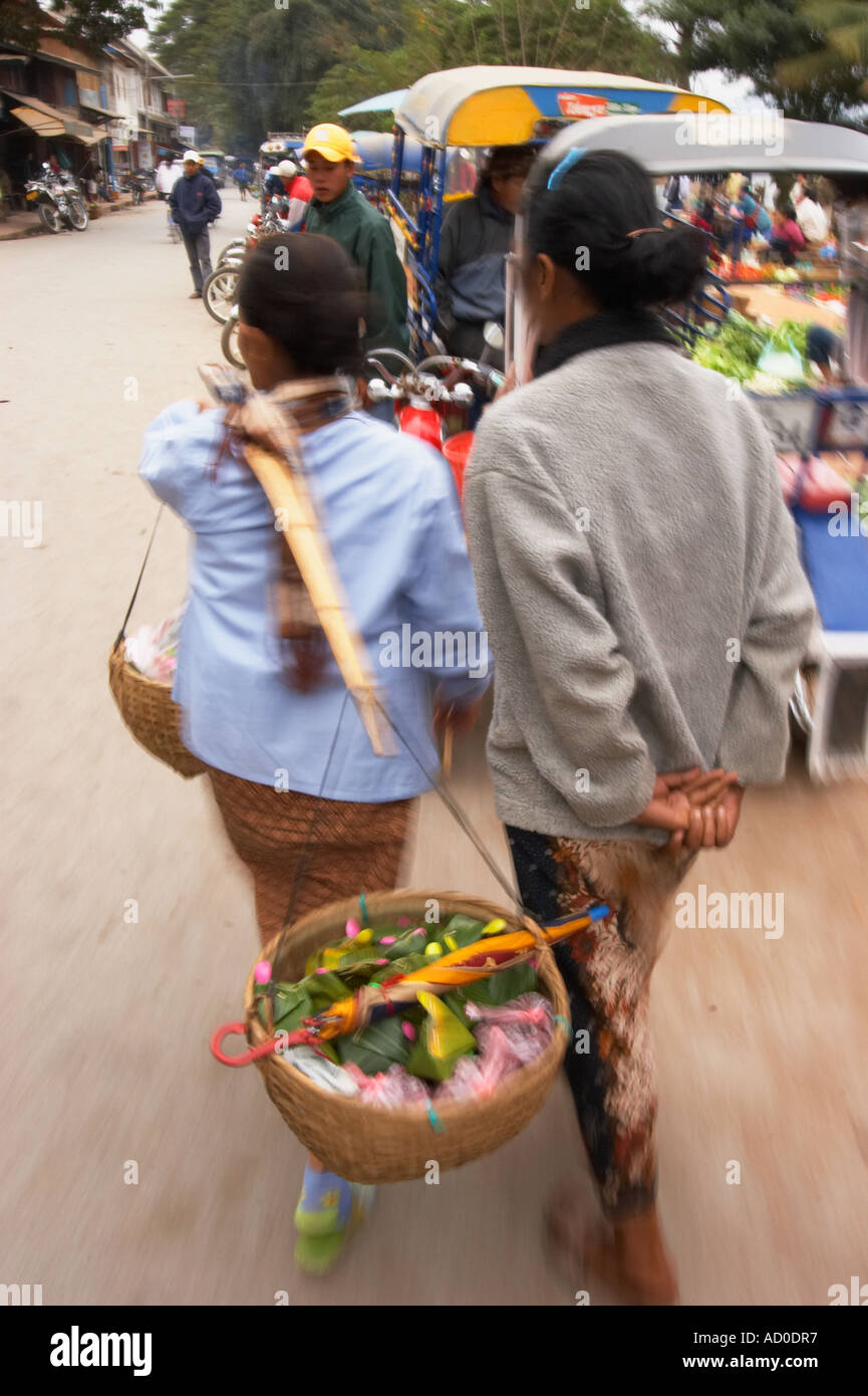 Along the market hi-res stock photography and images - Alamy