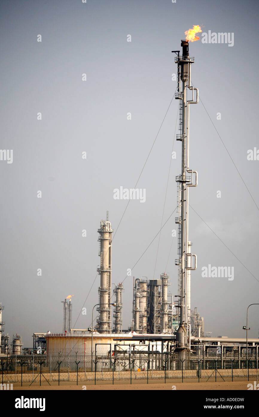 Kuwait emission hi-res stock photography and images - Alamy
